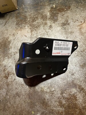LEXUS 2016-2018 Es350 300H Right Fender Bracket 53835-33100 OEM NEW | eBay