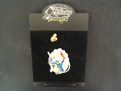 DISNEY AUCTIONS (P.I.N.S.) GOOFY FOOTBALL 2 PIN SET ON CARD LE 250 | eBay
