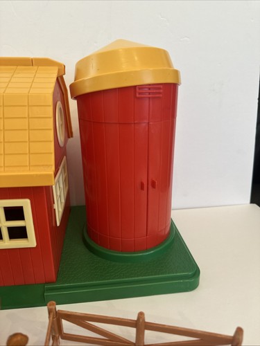 Vintage 1981 PLAYSKOOL Li'l Playmates Farm Set Barn w/Animals & Figures ...