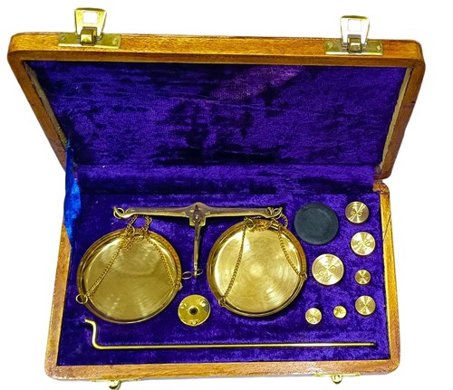 Antique Brass Polished Balance Scale with Velvet Box with Weights ...