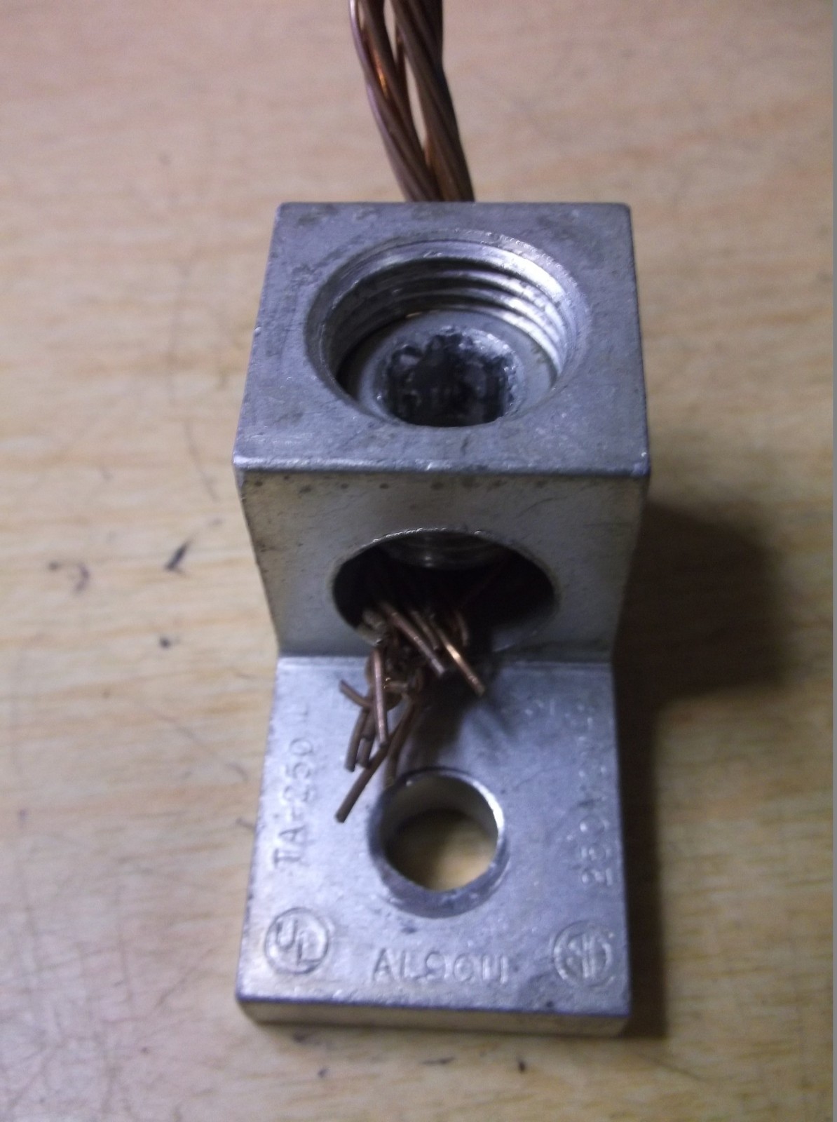 ILSCO Aluminum Lug Connector TA-250 AL9CU 250 MCM-6 *FREE SHIPPING* | eBay