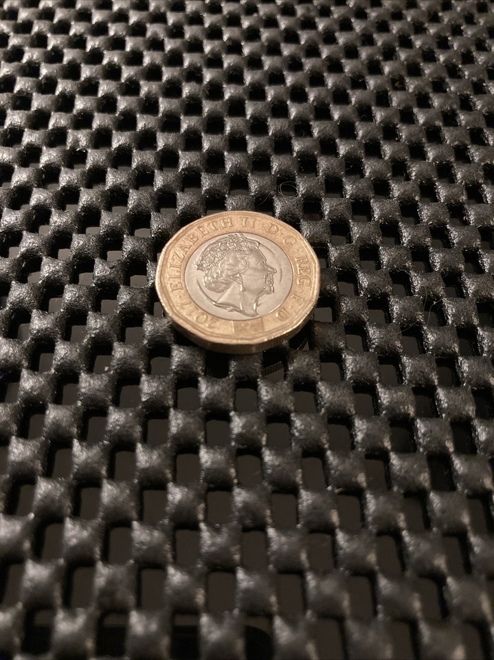 Very Rare 2017 £1 Pound Coin Royal Mint Error - Misprinted Circle ...