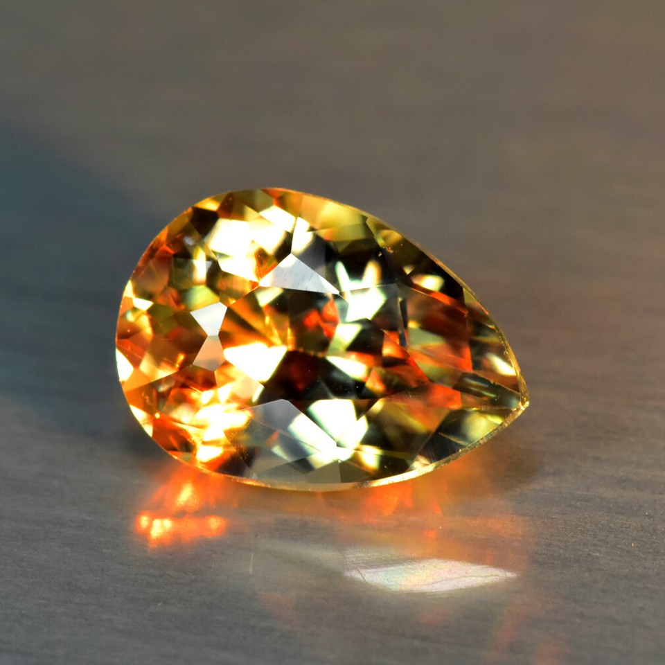 2.09Ct Pear, Sparkling Olive Green to Red Color Change Diaspore / Zul ...