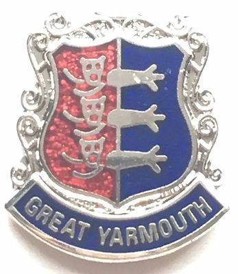 Great Yarmouth Small Enamel Lapel Pin Badge T097 | eBay UK