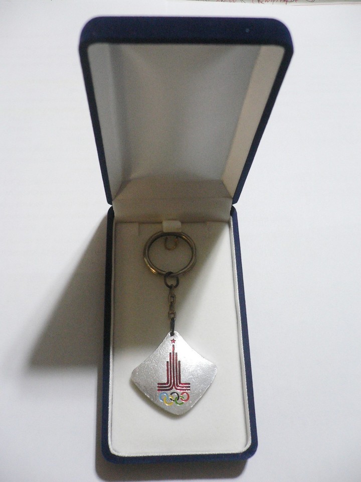 1980 OLYMPIC GAMES MOSCOW USSR Keychain Equestrian with Moscow Olympic ...