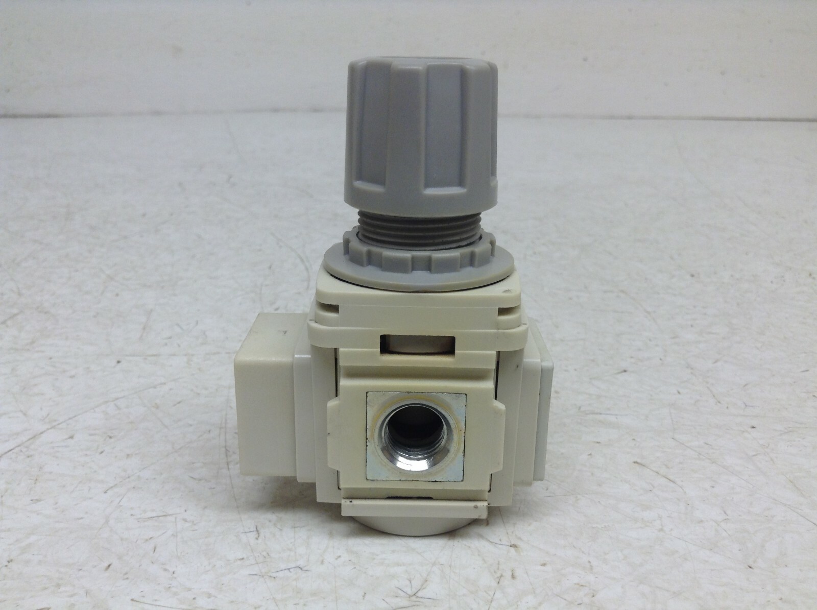 CKD R1000-8-W-T8 Pneumatic Regulator R10008WT8 (VT) | eBay