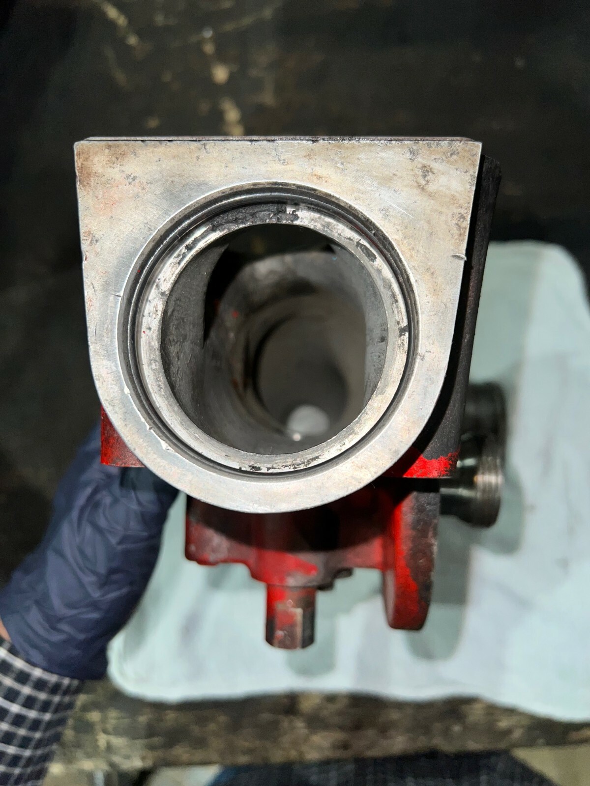 Cummins ISX15 Water Coolant Filter Base Inlet 3681446, 3681156, 4318607 ...