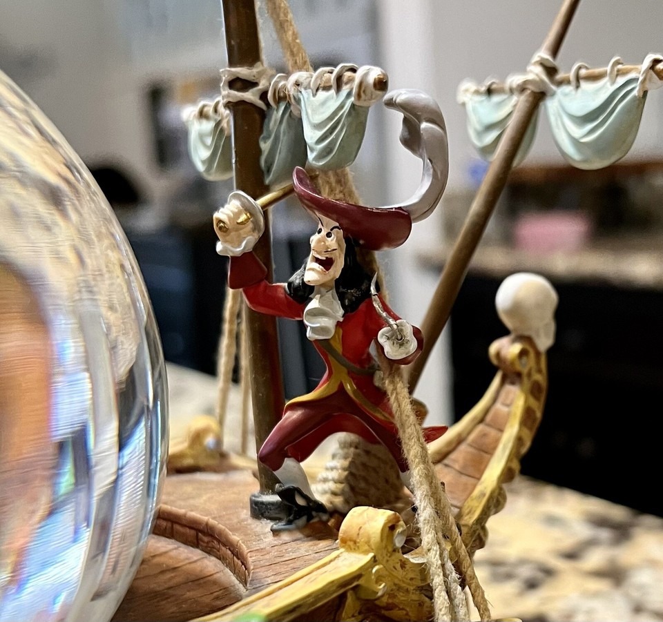 Disney PETER PAN On CAPT. HOOK’S SHIP . NO DAMAGE! WORKS! Final Price ...