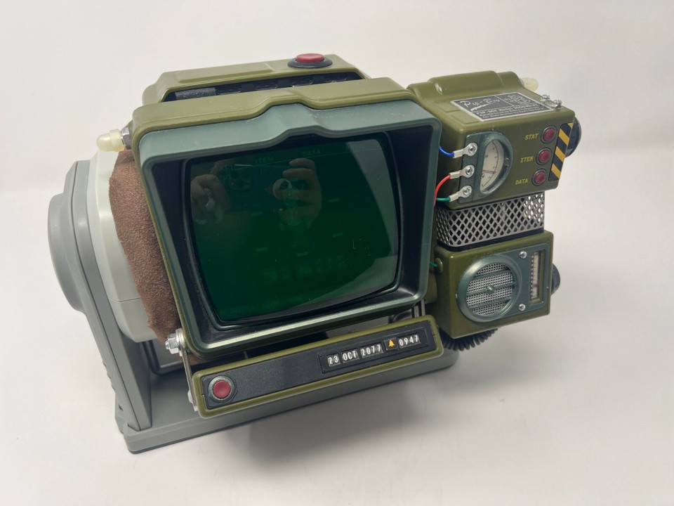 Fallout 76 Pip-Boy 2000 Mk VI Wand Company w/ Bethesda Bluetooth Stand ...