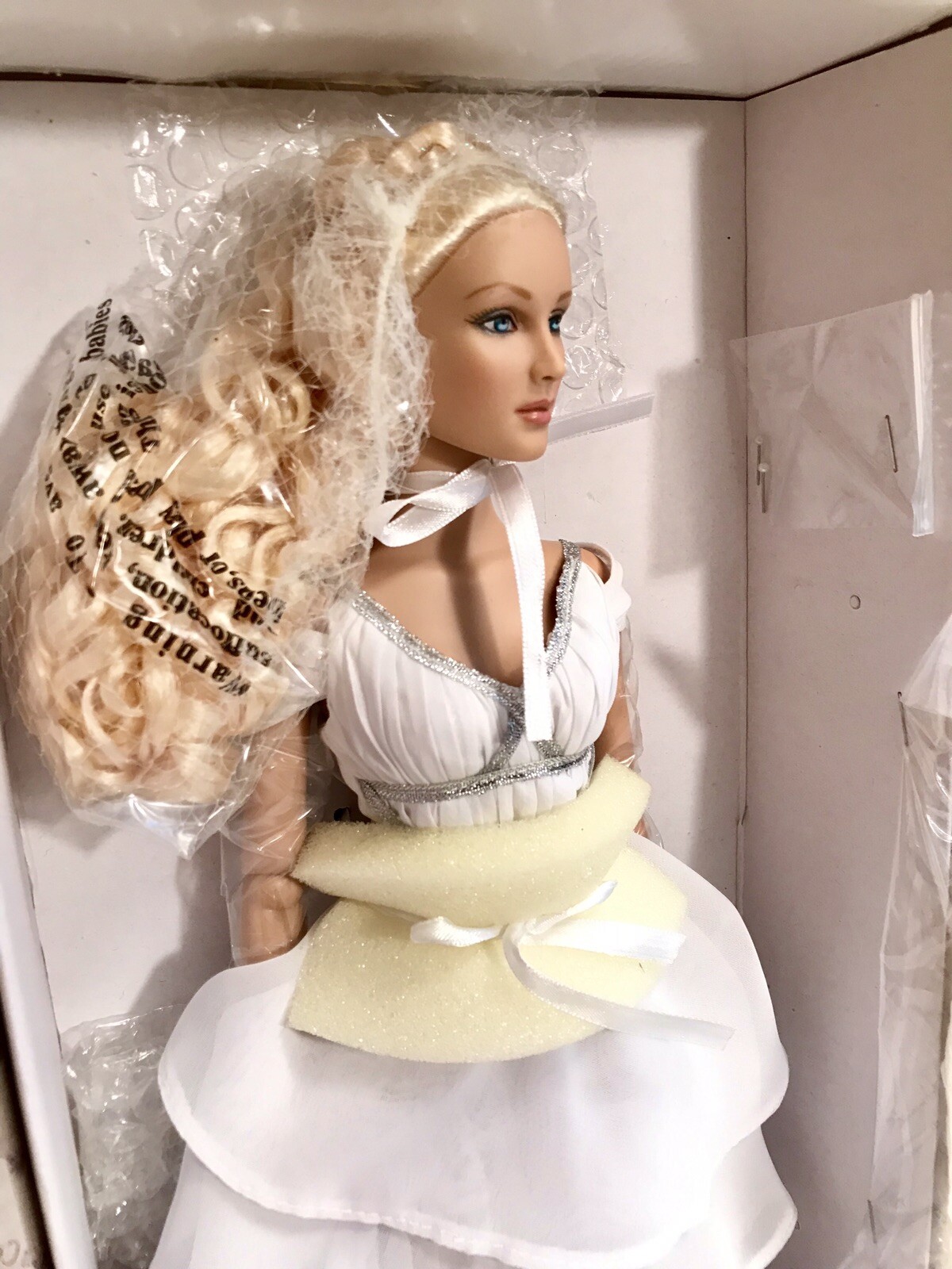 Tonner ANGEL PLATINUM Angelic Dreamz Event Exclusive LE 100 NRFB RARE ...