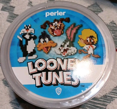 Looney Tunes Perler 5000 pc Multicolored Bead Art Bugs Bunny Daffy Duck ...