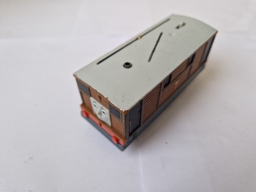THOMAS THE TANK ENGINE & FRIENDS TOBY TOMY TRACKMASTER MOTORISED TRAIN ...