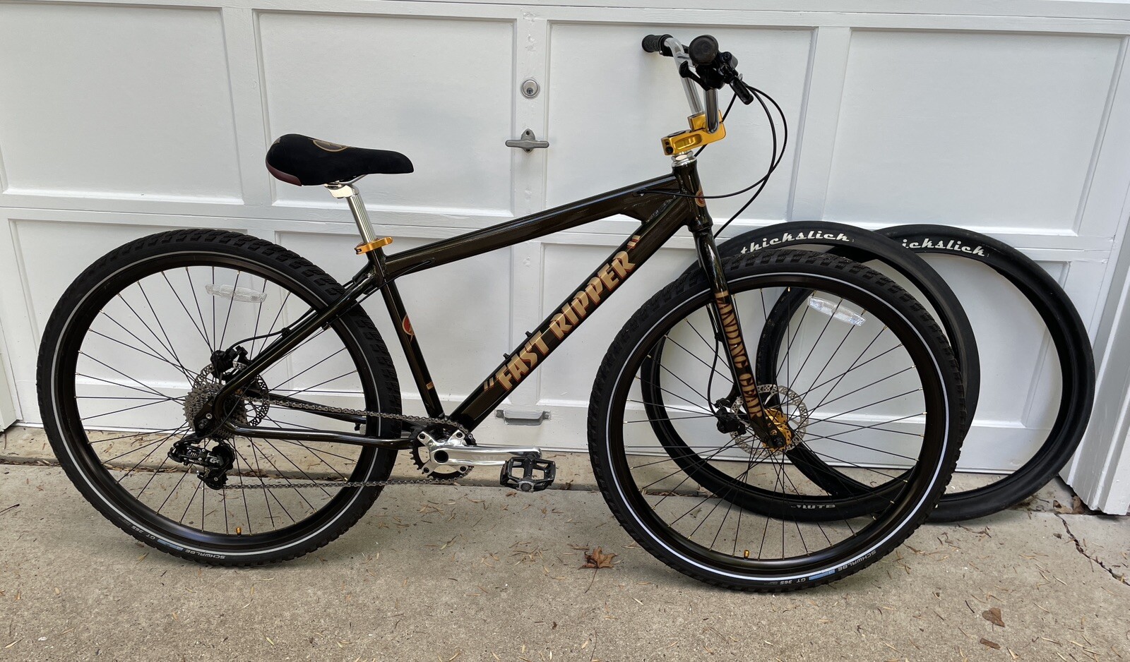 SE Bikes 29” Fast Ripper Black Sparkle with extra tires - Now w ...