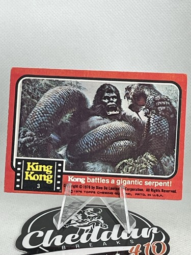Topps King Kong Trading Cards 1976 #3 - Kong battles a gigantic serpent ...