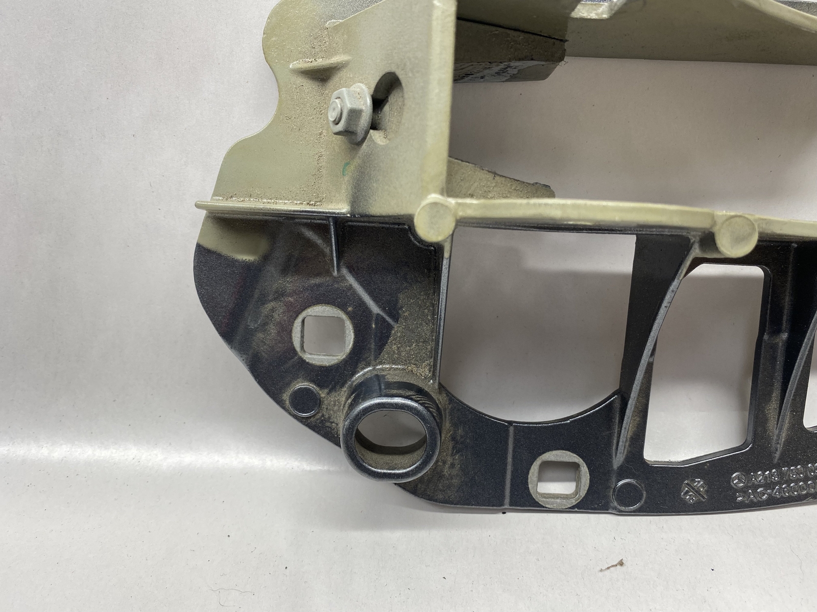 MERCEDES-BENZ E W213 Rear Left Side Bootlid Hinge Bracket A2137500328 ...