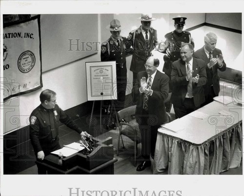 1998 Press Photo Thomas Nee of Boston Police Patrolman's Association at ...