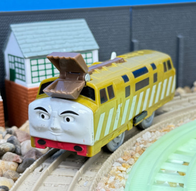 Thomas & Friends TrackMaster Diesel 10 Motorized Train Engine see Video ...