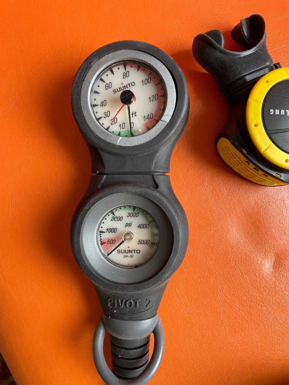 AquaLung & Aqua Lung Glacia Scuba Regulators Suuto Pivot 2 Gauges ...