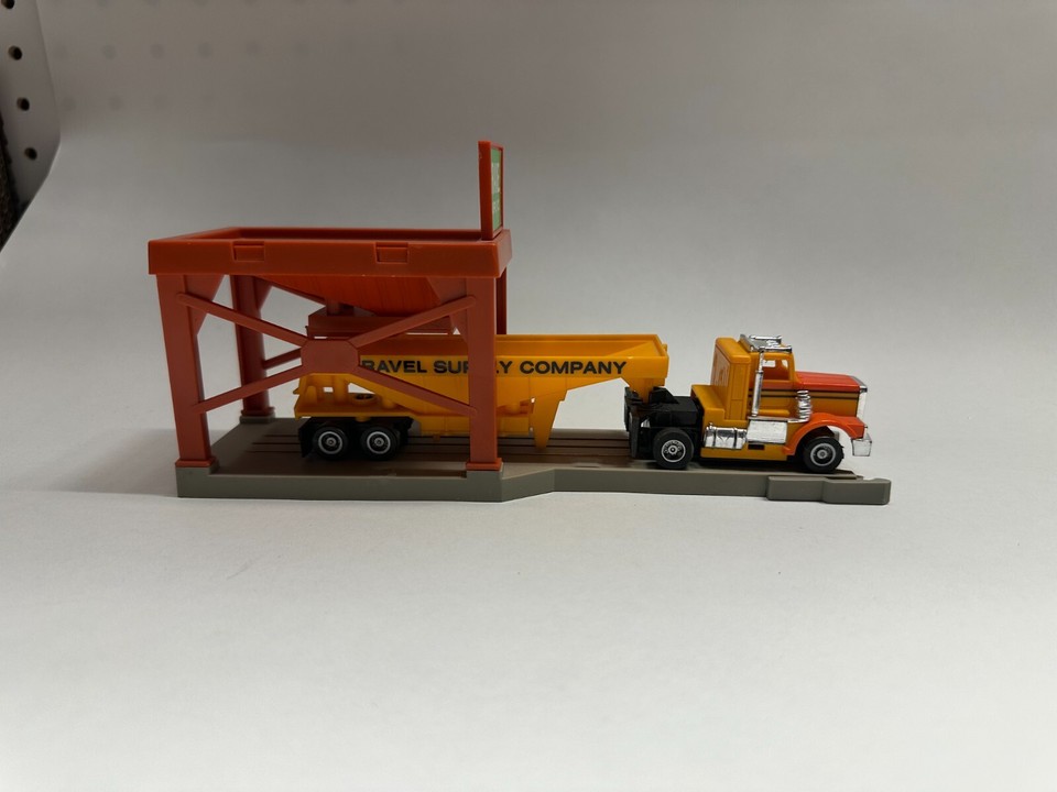 TYCO US 1 Trucking Vintage Working Gravel Loader & Truck Trailer Track ...