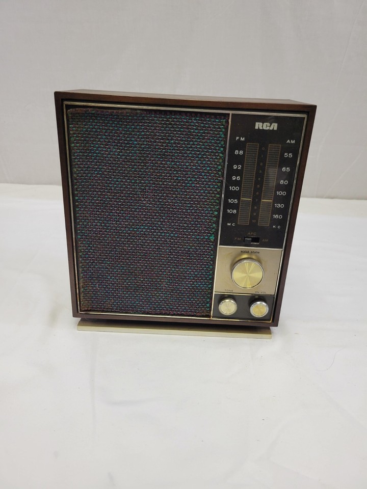 Vintage RCA Table Top AM/FM Radio Receiver Model RZC 255W | eBay