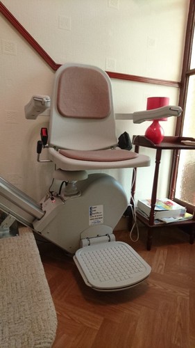 Fully Fitted Slimline Acorn Stairlift with 18 Month Warranty Stair Lift ...
