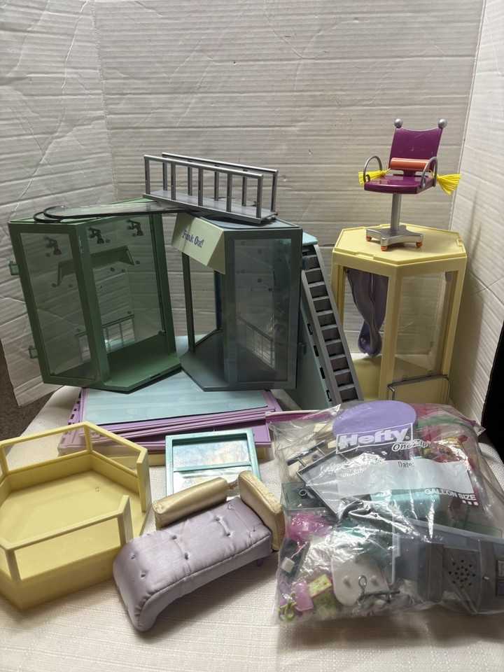 Bratz Lil’ Bratz Fashion Mall Playset MGA Vintage Y2K With Box Includes ...