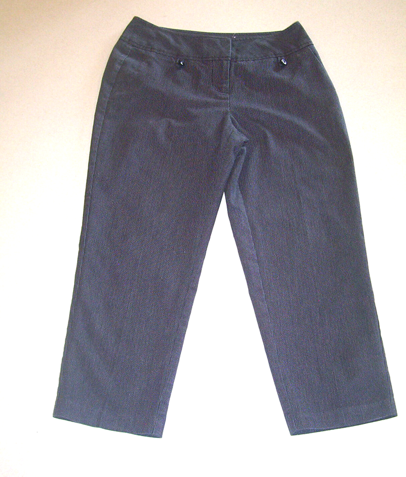 Women's Cato Black & White Striped Mid-Rise Dress Capris 4 | eBay