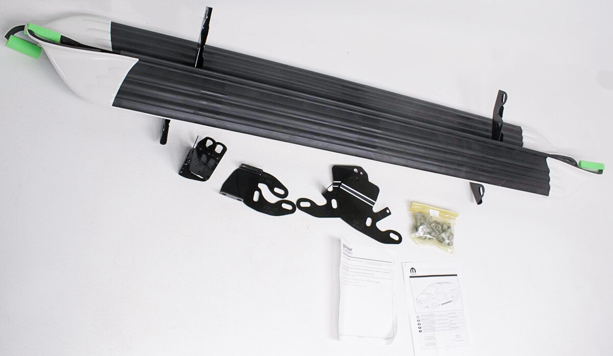 82209019 OEM Chrysler Town and Country, Caravan Running Board Kit | eBay