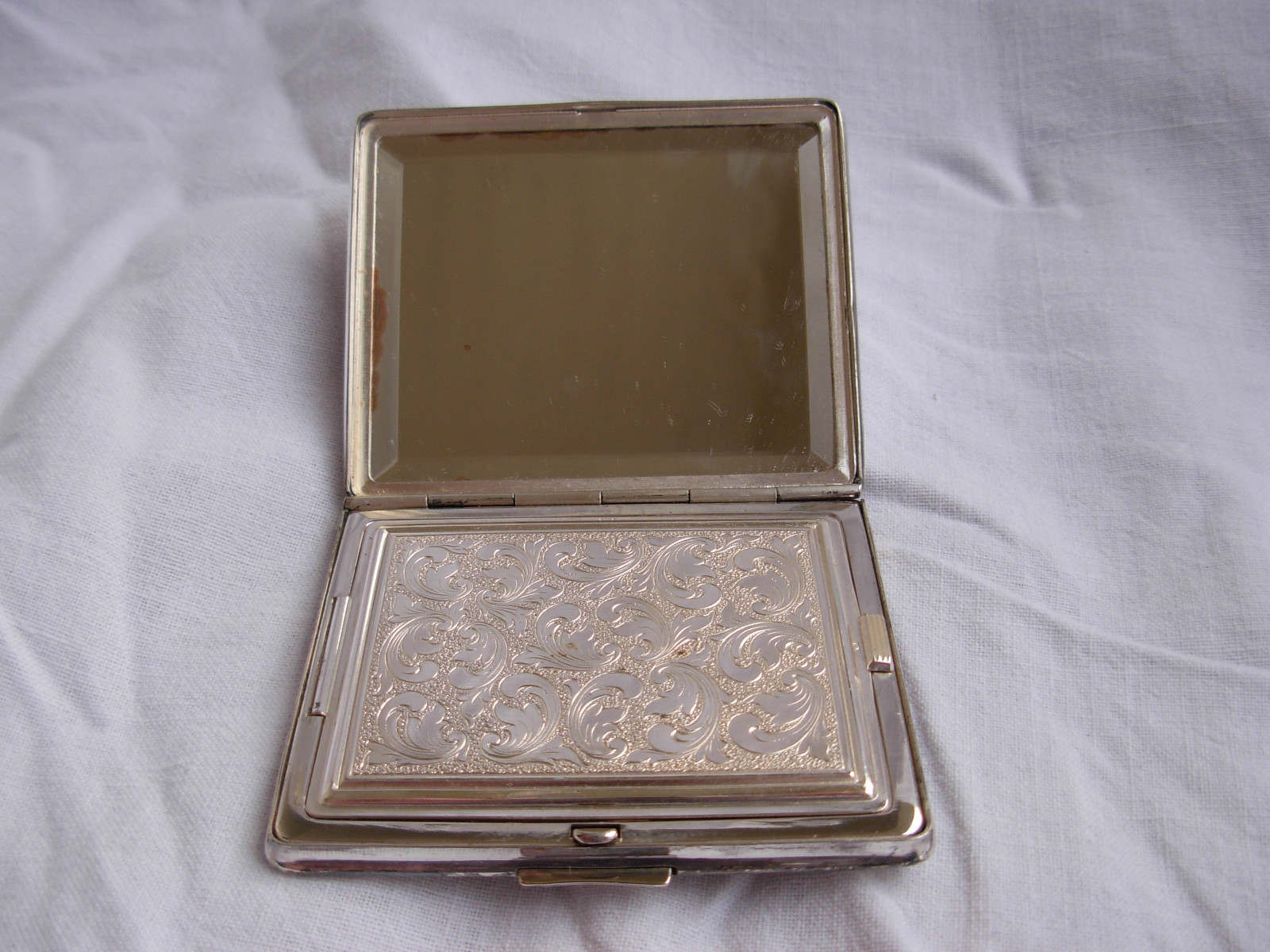 VINTAGE ETCHED SOLID SILVER POWDER BOX,1950's. | eBay