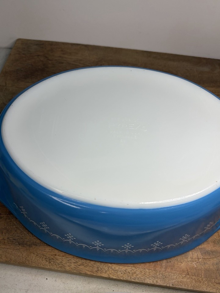 Vintage Pyrex Blue Snowflake Garland Oval Casserole Dish w/ Blue ...