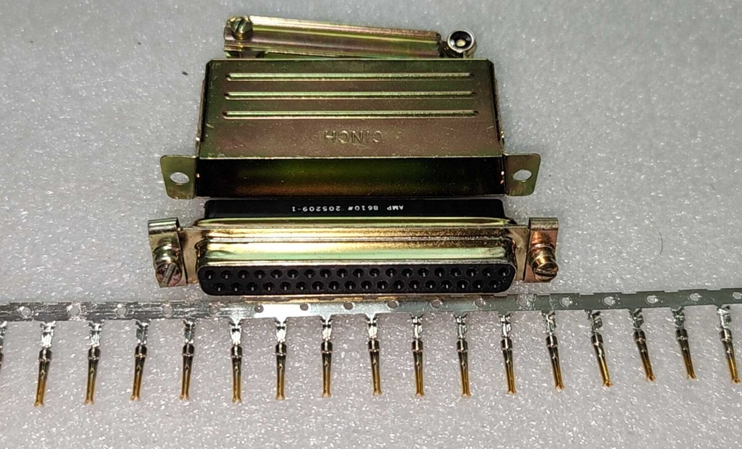 2 Pcs)🇺🇸 D-Sub Housing Cinch 205209-1 DB37 , BackSheel, Screw, Crimp ...