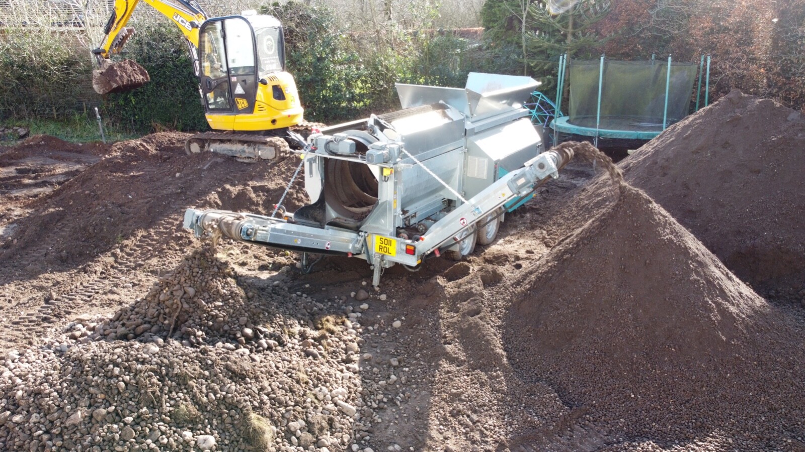 Two Way Compact Trommel Screener Hire 10mm, 20mm & 50mm Mesh | eBay UK