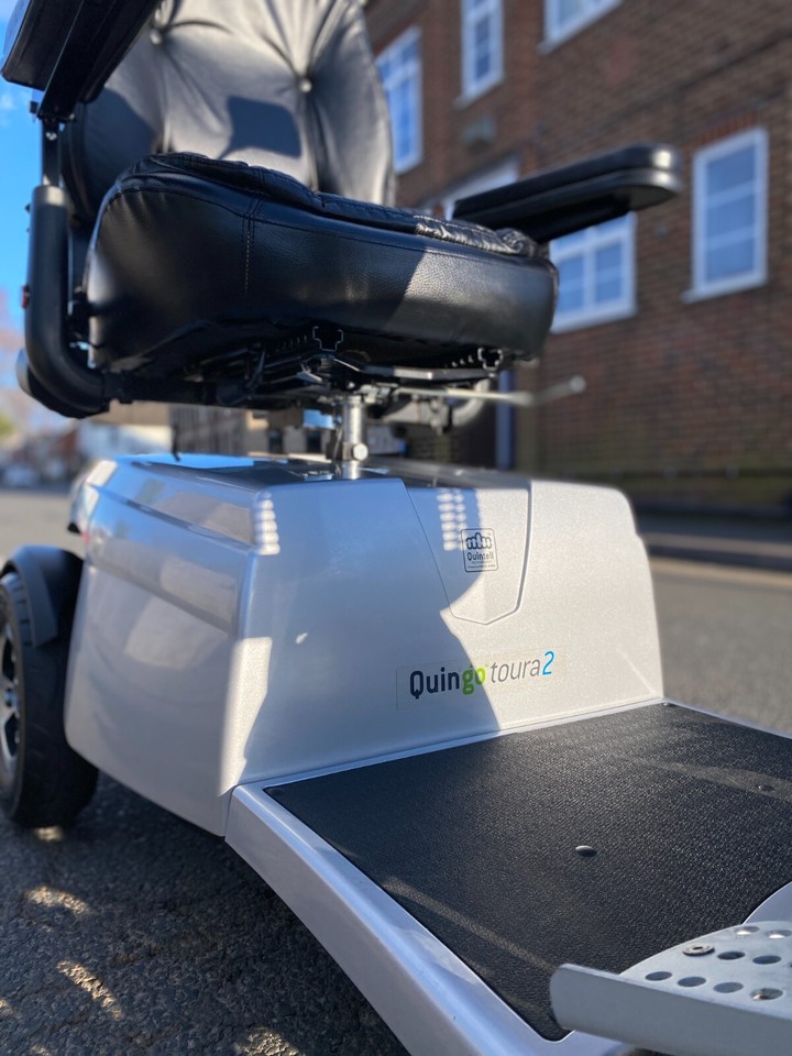 Quingo Toura 2 Mobility Scooter Buggy | Large 8mph 23.1 Low Mileage NO ...