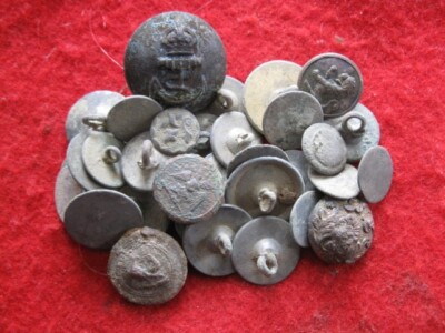 Buttons - Dug Colonial