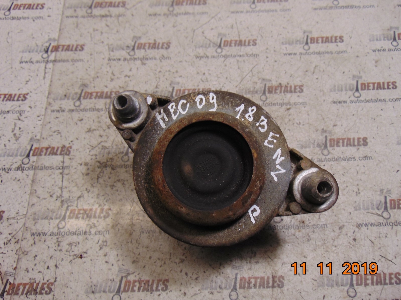 Mercedes C-class W204 1.8 petrol front engine mount A2042400117 used ...