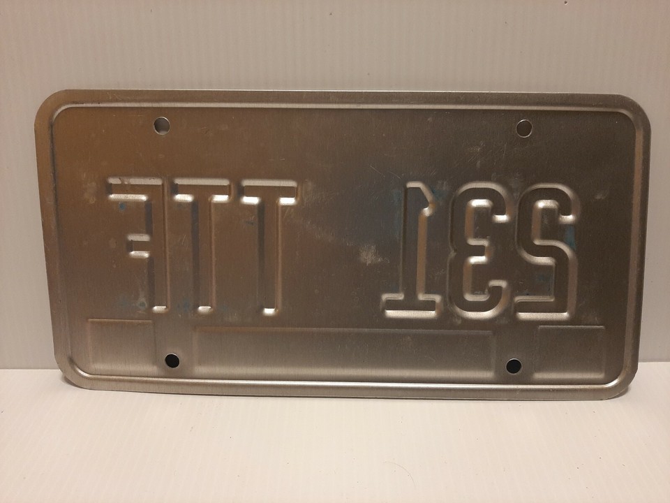 STATE OF KENTUCKY LICENSE PLATE UNBRIDLED SPIRIT/BLUEGRASS (used) 231 ...
