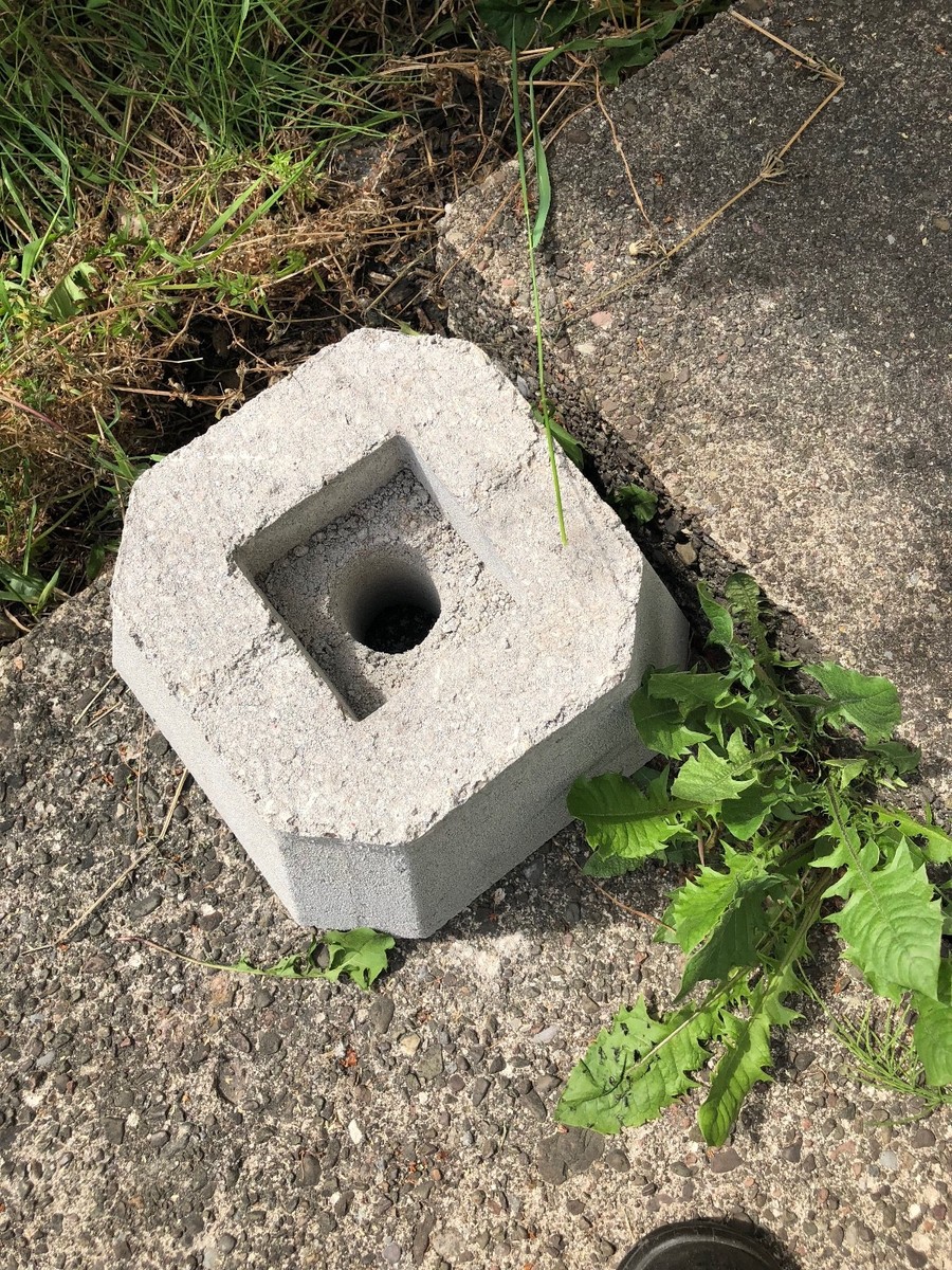 Cinder Block Post Anchors U Channel Concrete Base Barricades And