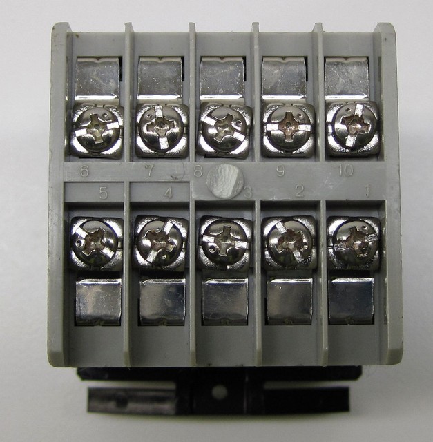 KEYENCE Rt-14 48mm 4-digit Single Stage Preset DC Power Supply LED ...