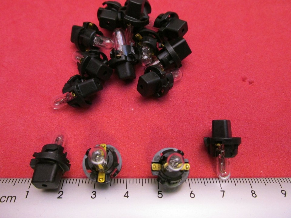 73 Miniature Lamp Bulb & Socket 1.2 Watt Wedge 12/14Volt T1-3/4 0.08A ...