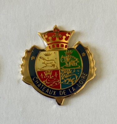 35 - Pin's BLASON ARMOIRIES DES CHATEAUX DE LA LOIRE | eBay