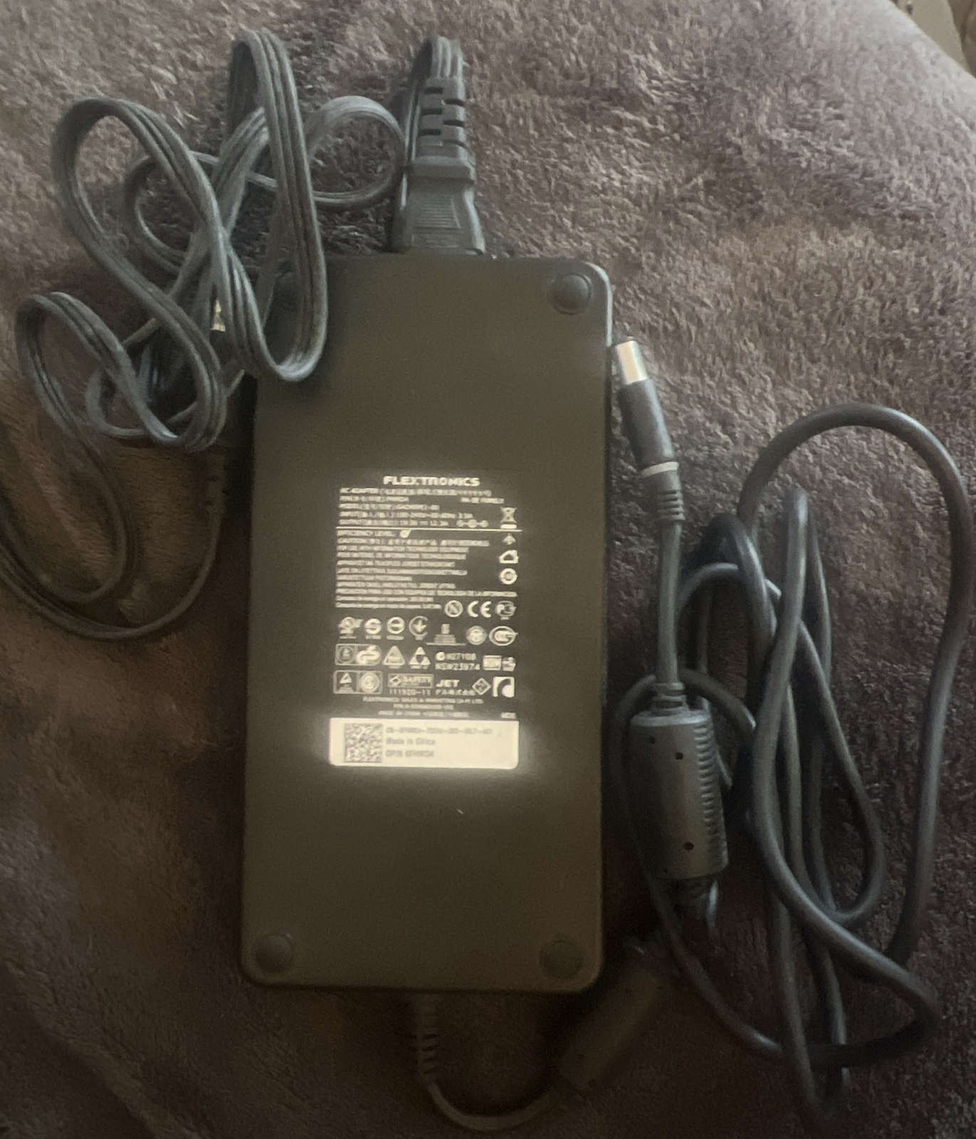Flextronics AC Adapter Power Supply Model GA240PE1-00 19.5 V 12.3 Amp ...