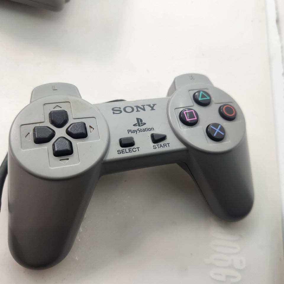 PS1 Console Bundle SCPH-5501 6 games Controller Cables Memory card ...