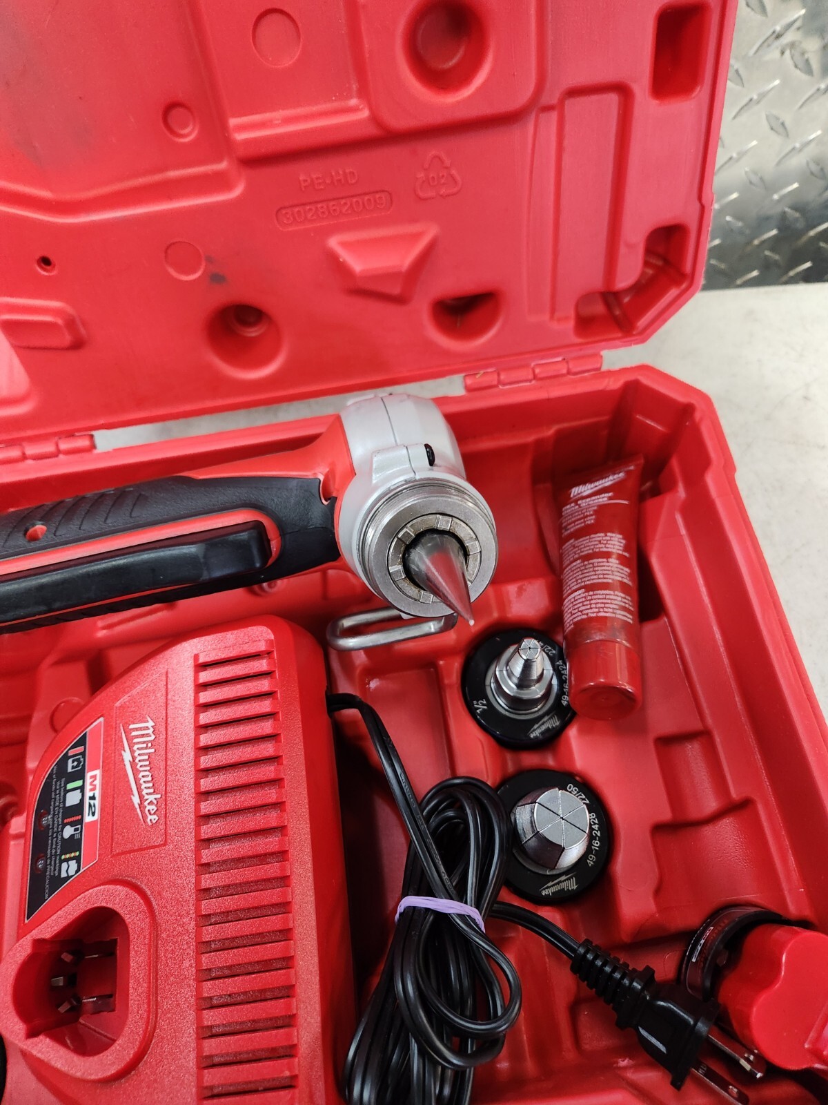 Milwaukee 2474-22 M12 12-Volt PEX Expansion Tool Kit with Hard Case ...