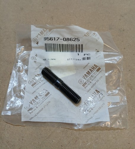 YAMAHA VMAX 1200 REAR EXHAUST STUDS - SET OF 4 | eBay