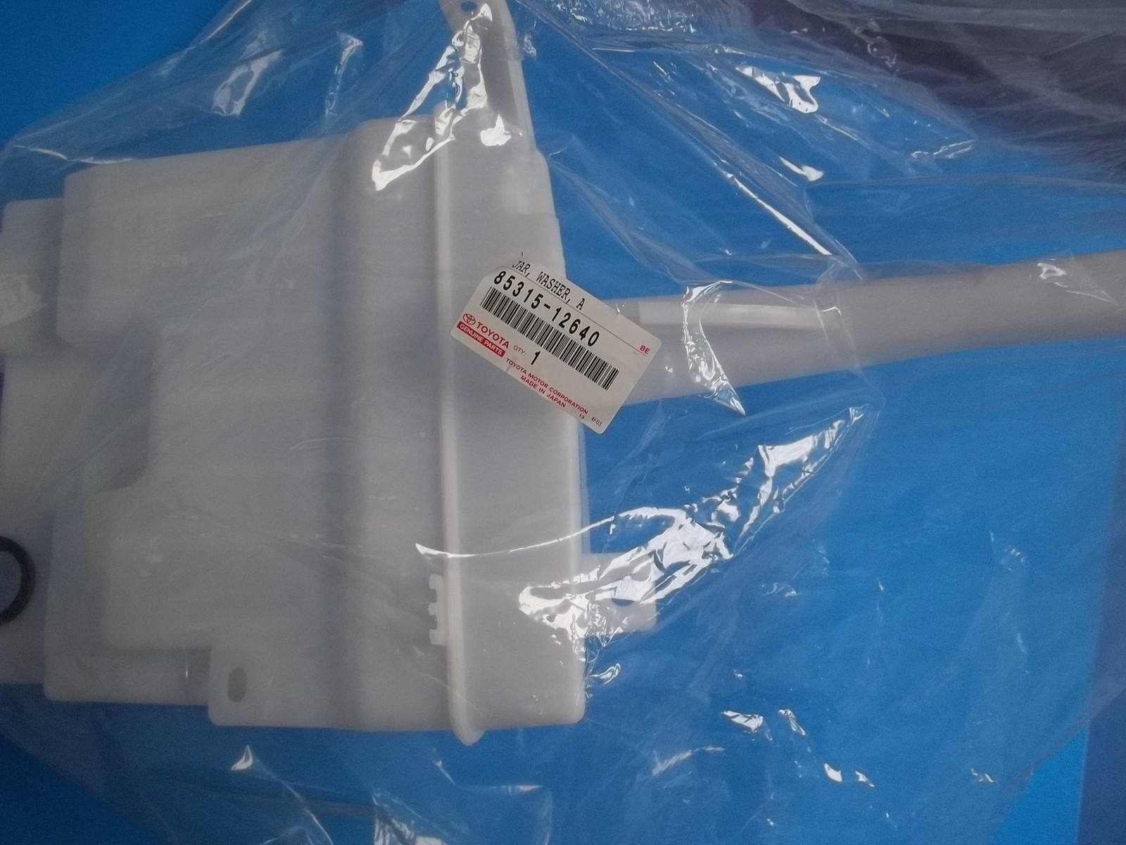 OEM GENUINE TOYOTA COROLLA (2010-2013) WINDSHIELD WASHER RESERVOIR ...