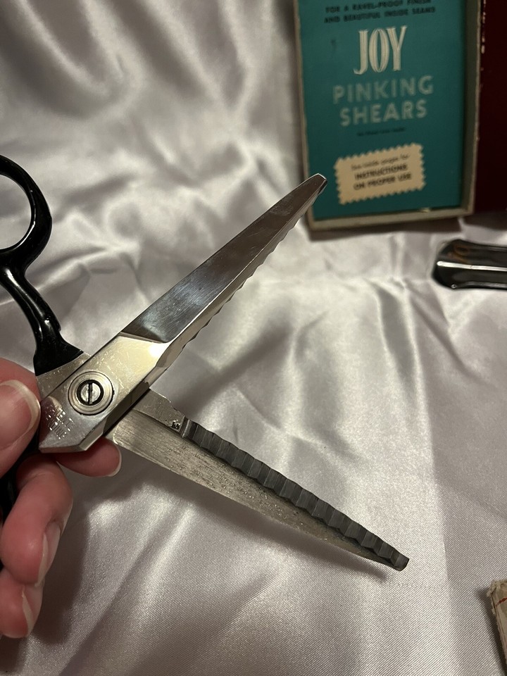 Vintage JOY USA 7” Scissors Pinking Shears Patent Pending In Box W ...