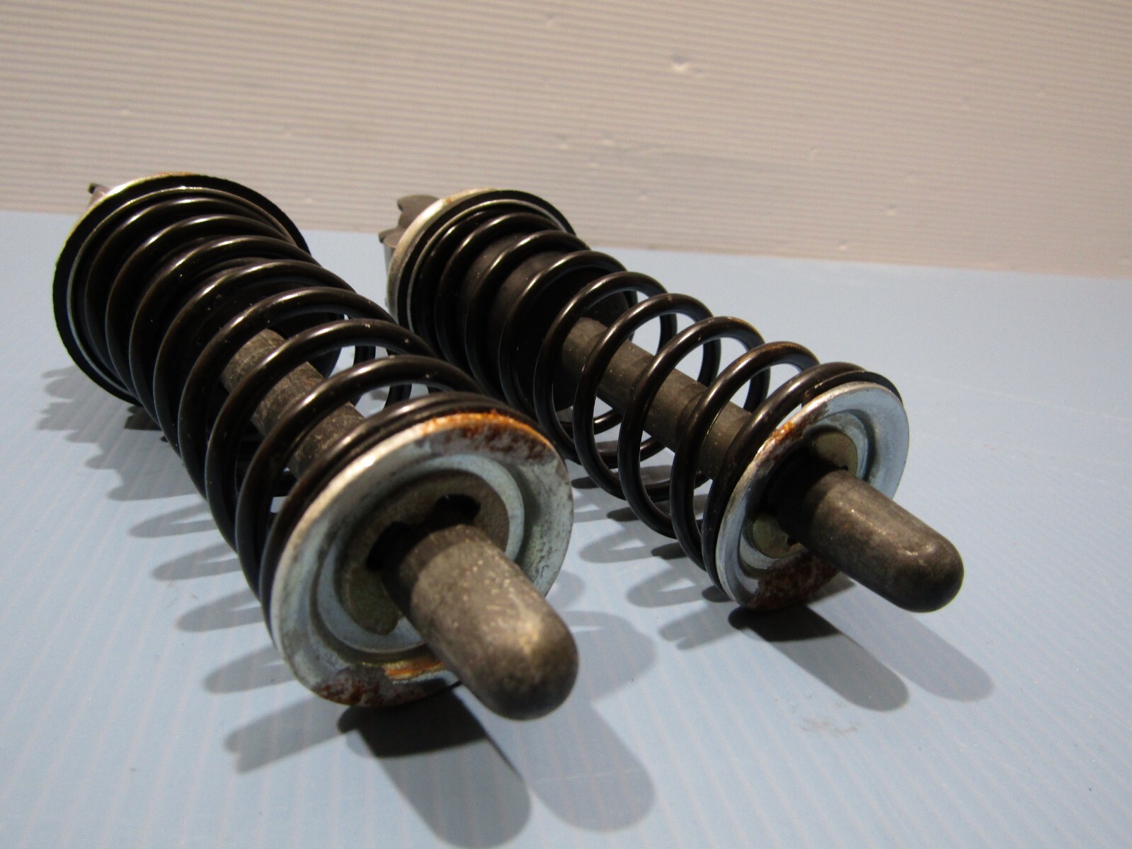 02 On Iveco Stralis Trakker Brake Spacer Set of 2 Genuine 42536194 REF ...