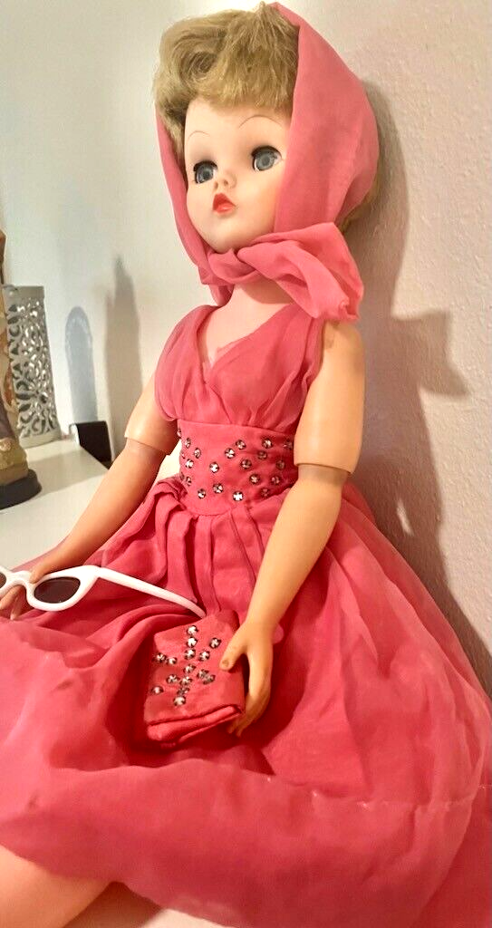 Vtg DeLuxe Reading Co. 1960's Jointed CANDY FASHION DOLL + Outfits ...