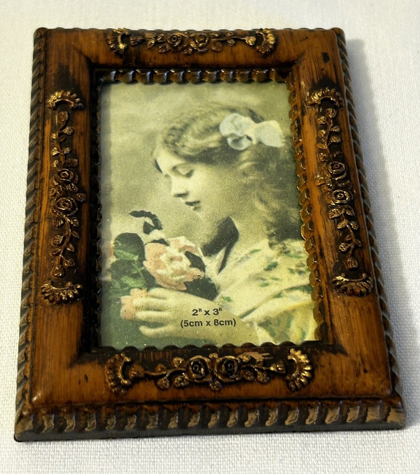 VTG Victorian Style Picture Frame 2 x 3 Photo Ornate Lightweight Easel ...