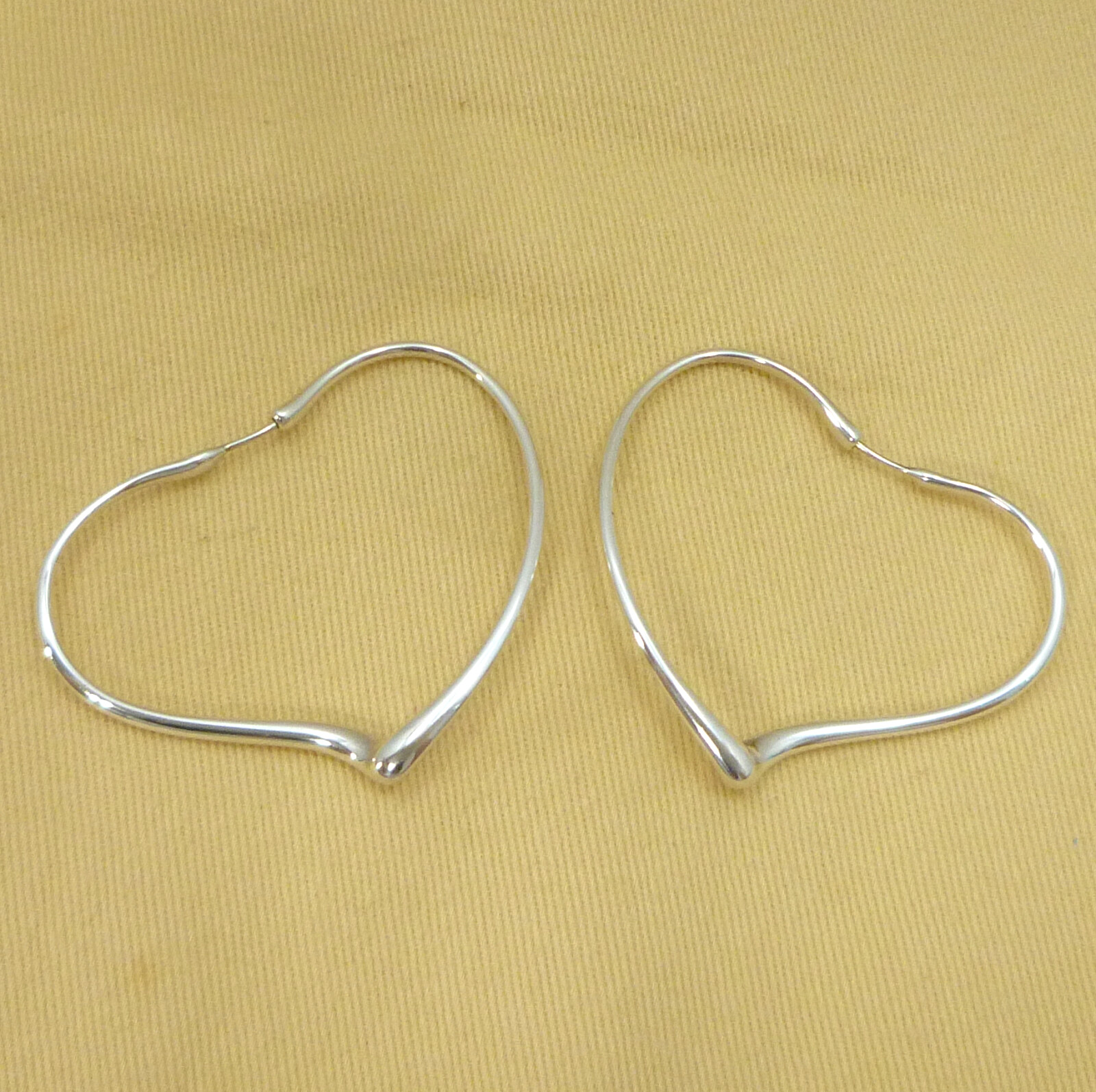 Authentic Tiffany & Co. Open Heart Hoop Earrings Medi… - Gem